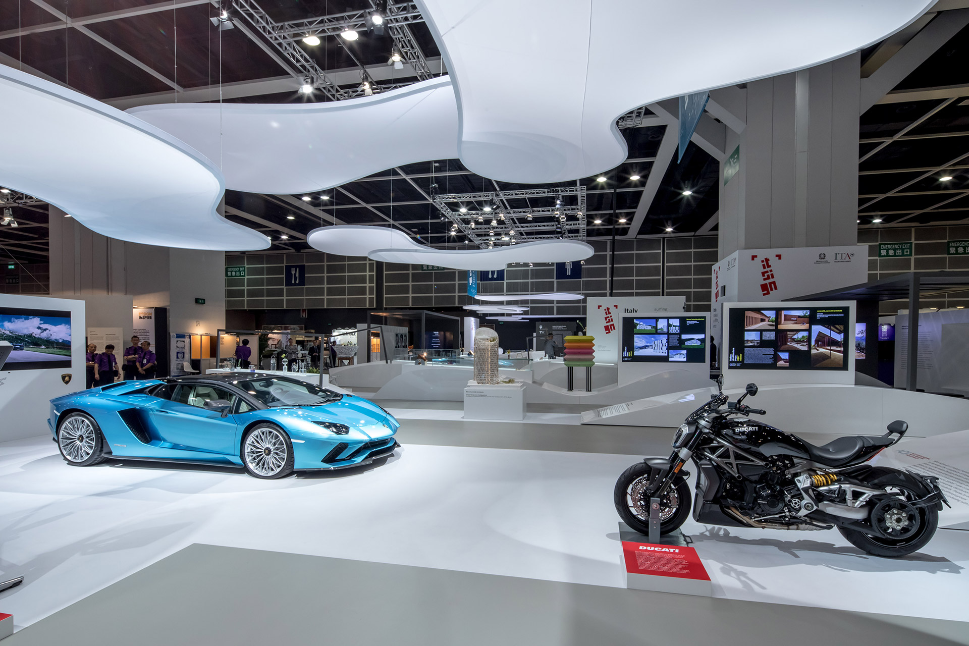 Exhibitor Services – OutSmart