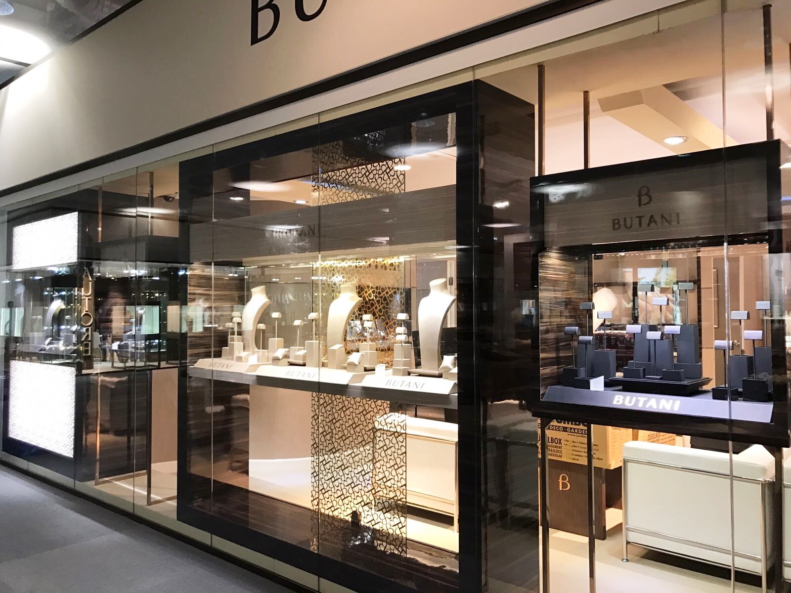 Exhibitor Services – OutSmart