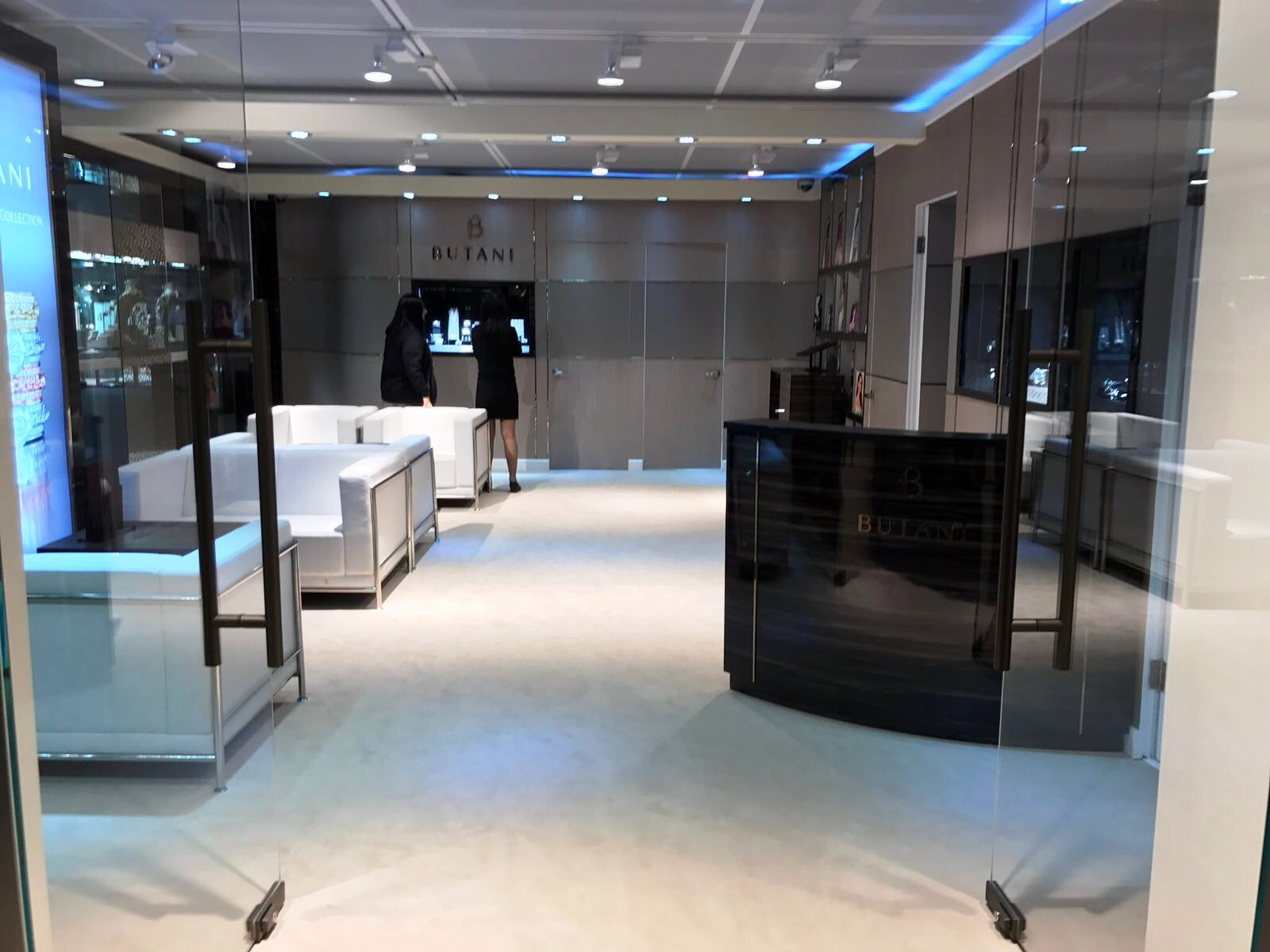 Exhibitor Services – OutSmart