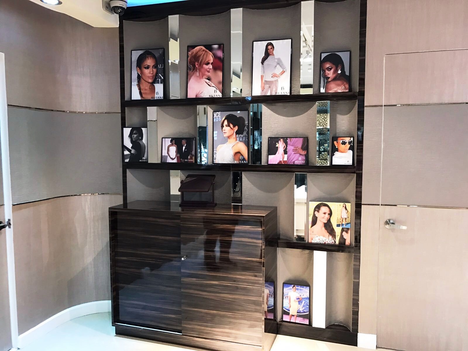 Exhibitor Services – OutSmart